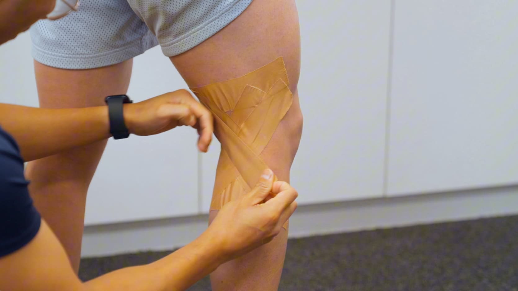 ACL Taping – Limiting Knee Hyperextension - GoLevita